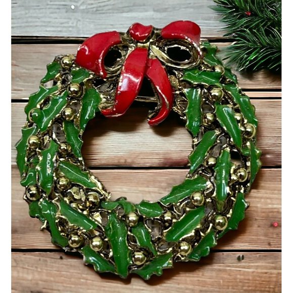 Jewelry | Vintage Christmas Wreath Brooch Pin Gold Tone Green With Red ...
